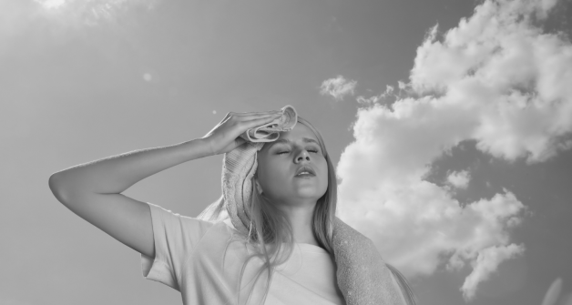 How To Help Sunstroke | Sunstroke Symptoms and Treatment